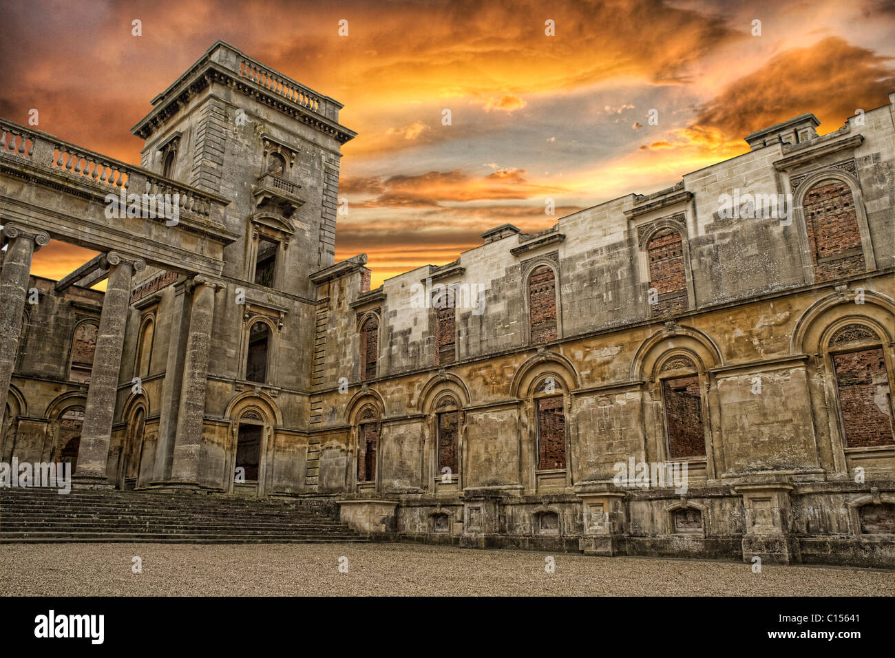 Old scary castle ruins hi-res stock photography and images - Alamy