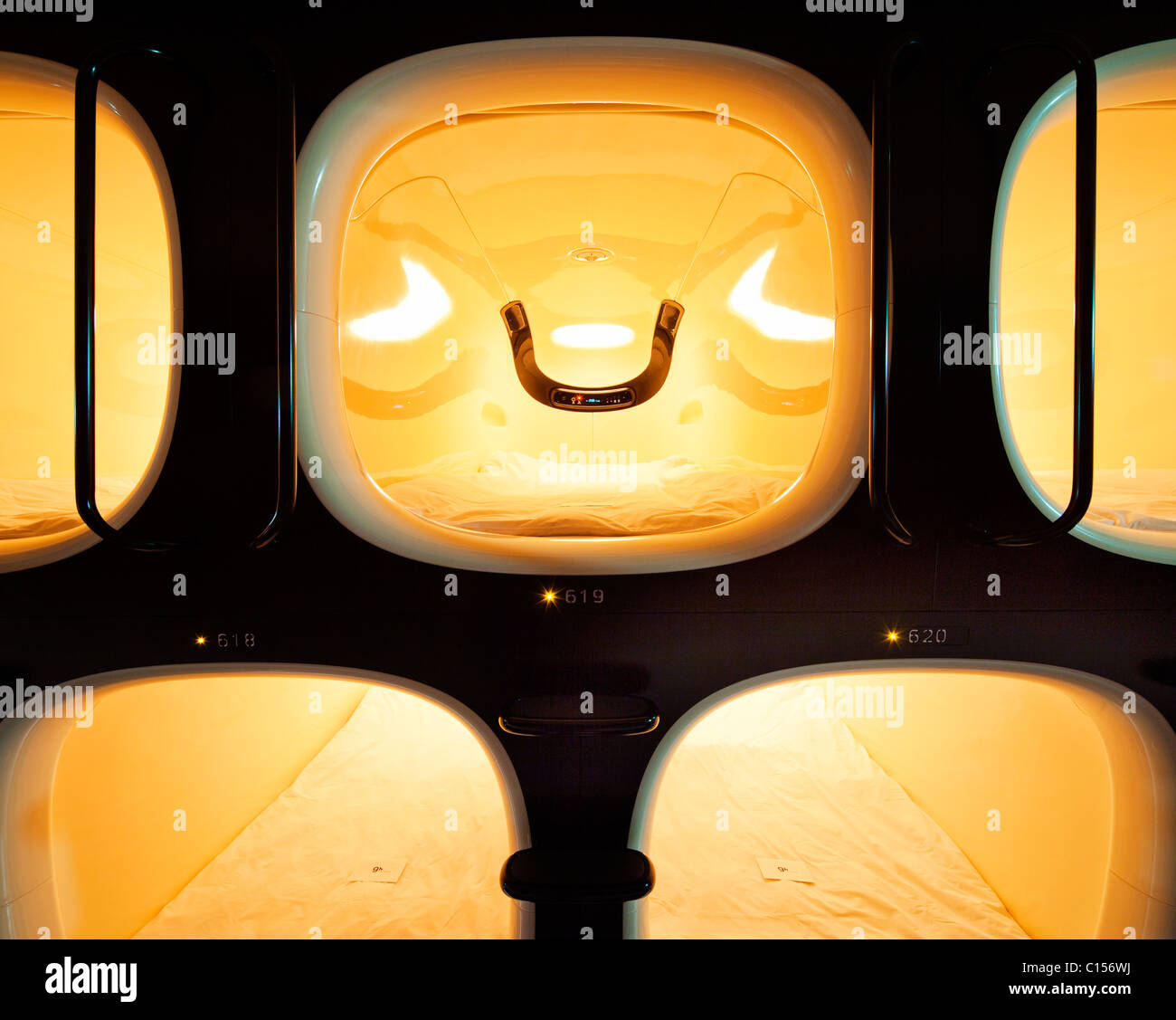 9h - hours capsule hotel in Kyoto, Japan Stock Photo - Alamy