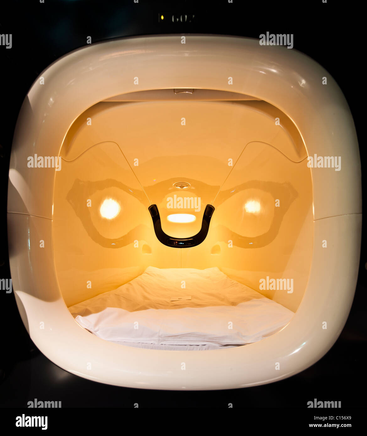 9h - hours capsule hotel in Kyoto, Japan Stock Photo - Alamy