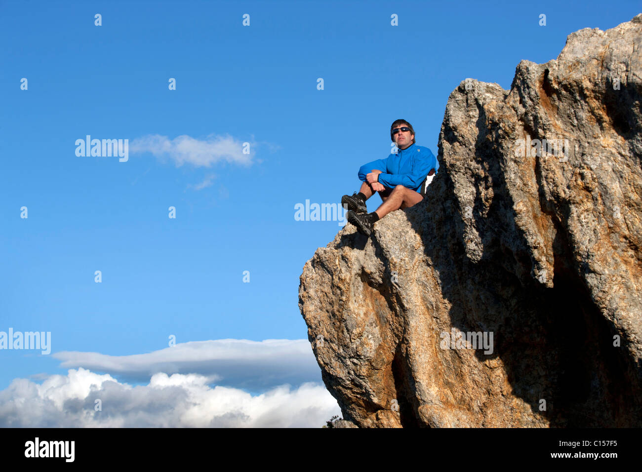 Ledge overhang hi-res stock photography and images - Alamy