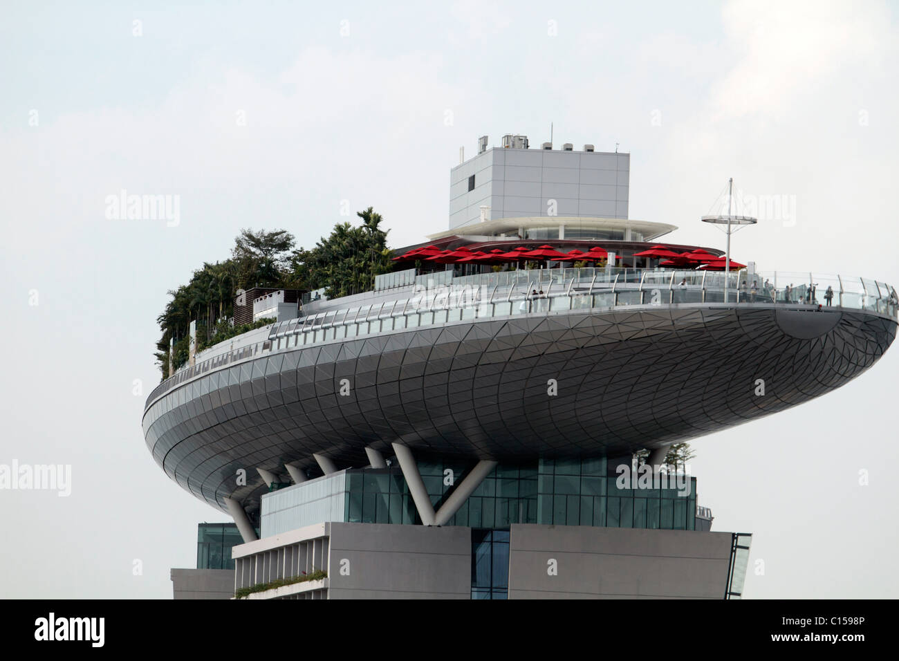 Marina bay sands rooftop club hi-res stock photography and images - Alamy