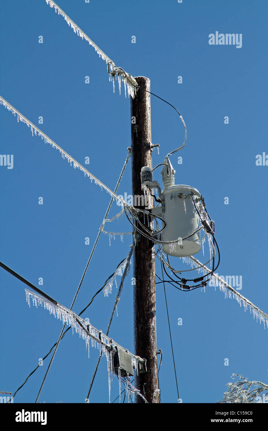 Ice storm power cables hi-res stock photography and images - Alamy