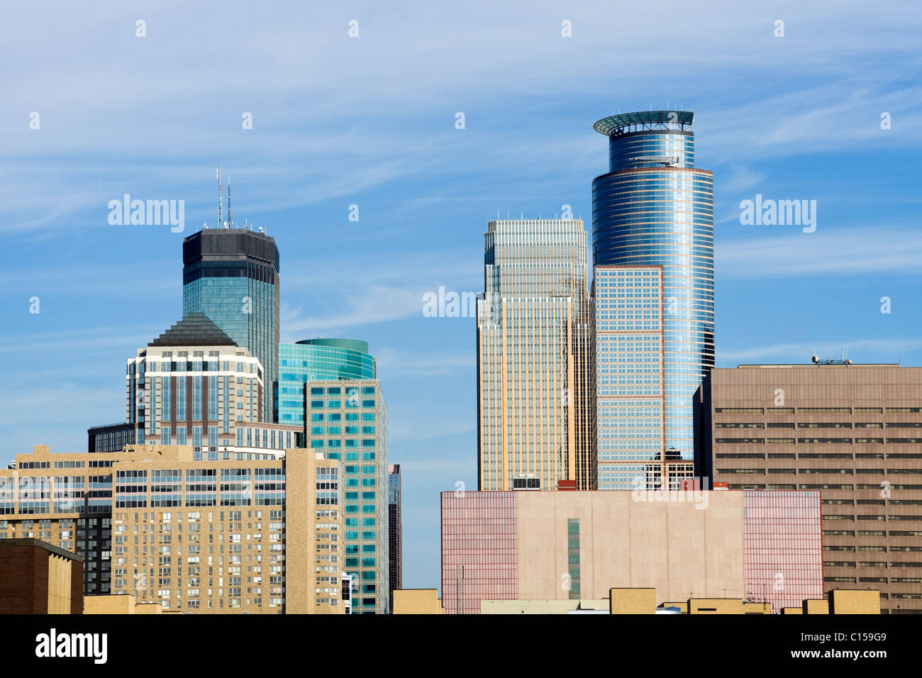 Downtown minneapolis minnesota skyline hi-res stock photography and ...