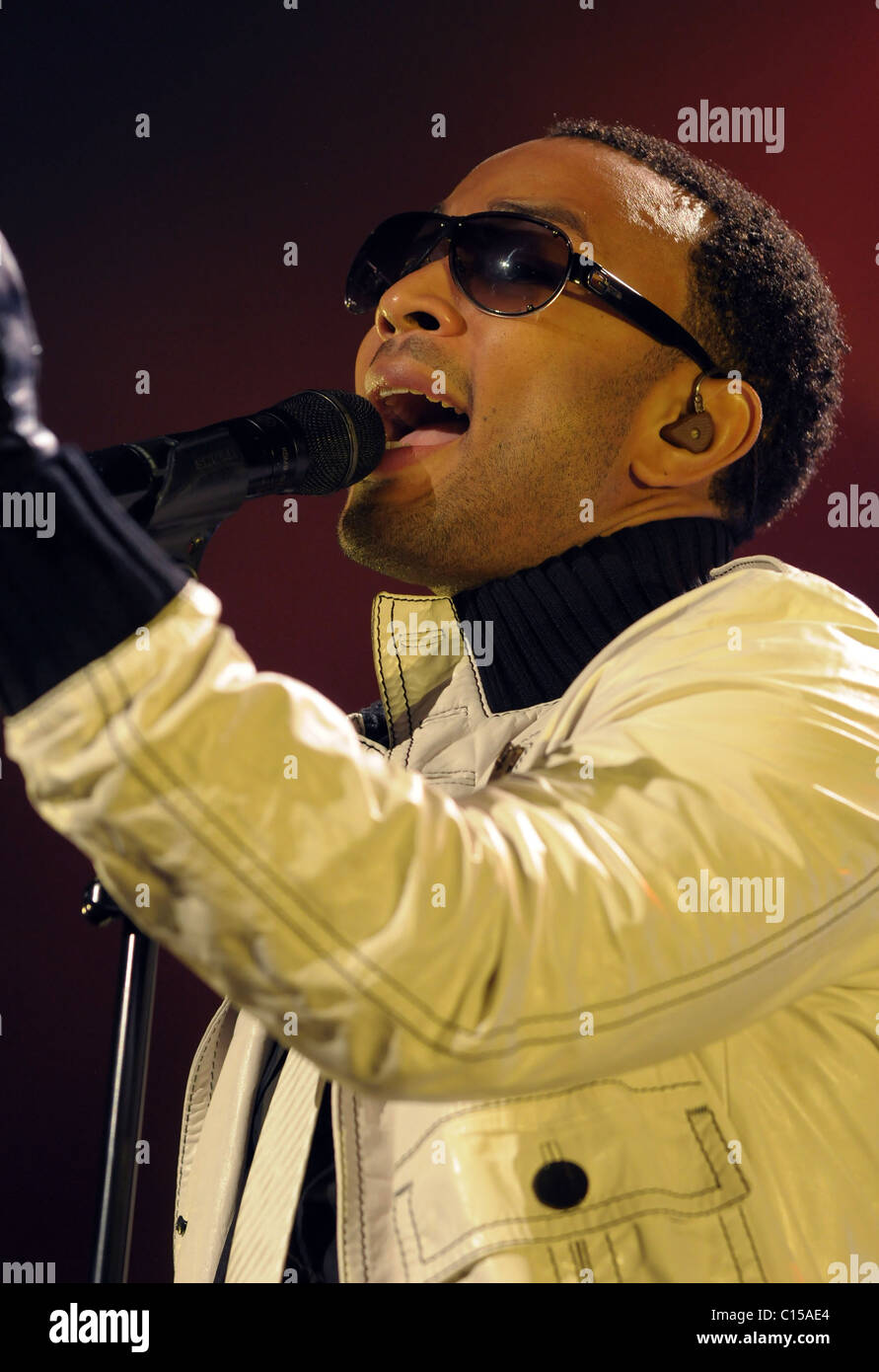 R&B star John Legend performing live at the Fillmore Theater in support ...