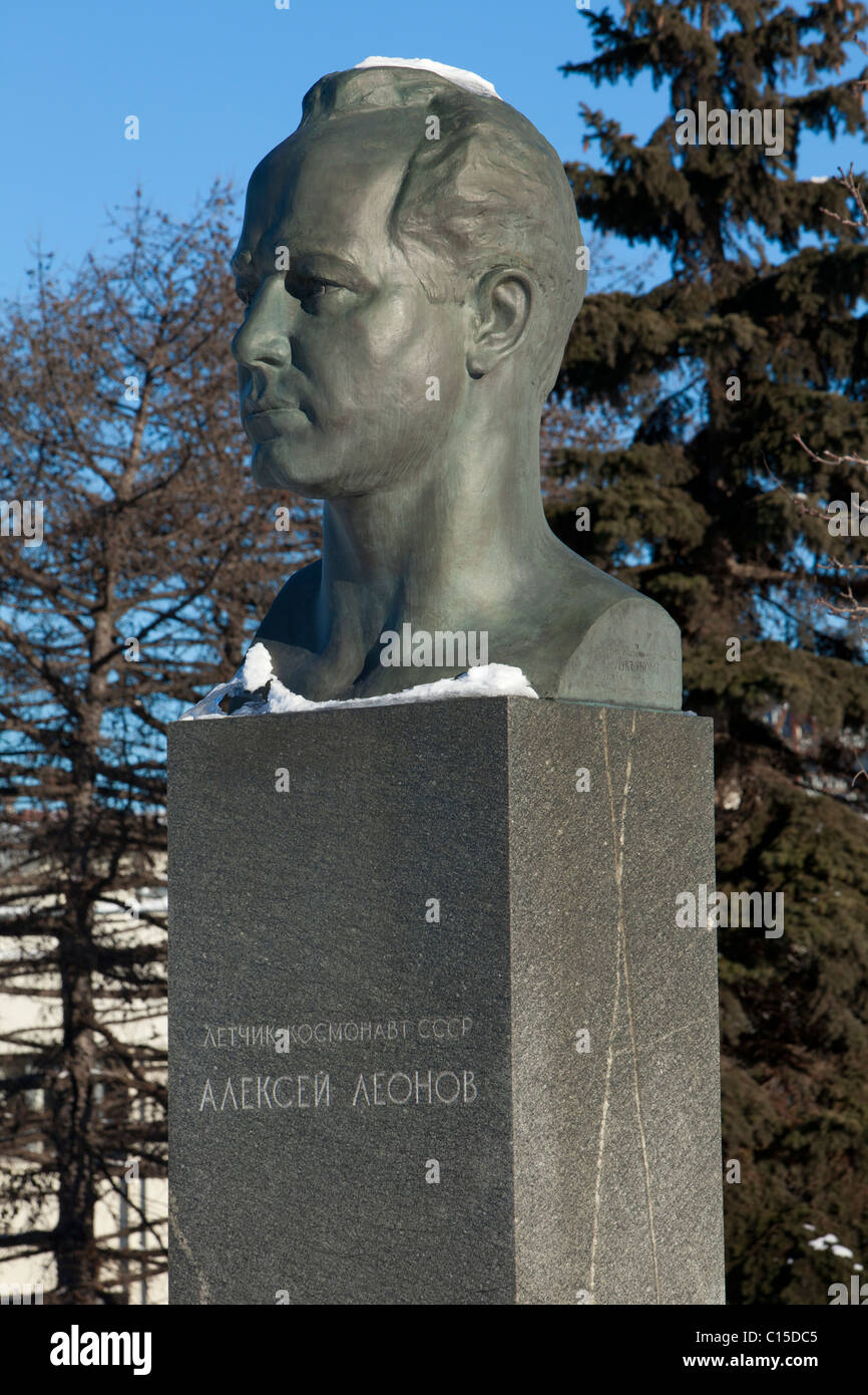 Statue of Soviet cosmonaut Alexey Leonov (1934) at Cosmonauts Alley in ...