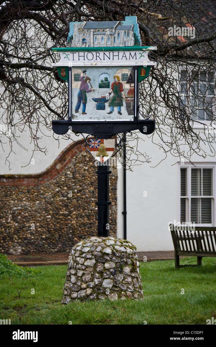 Village sign hi-res stock photography and images - Alamy
