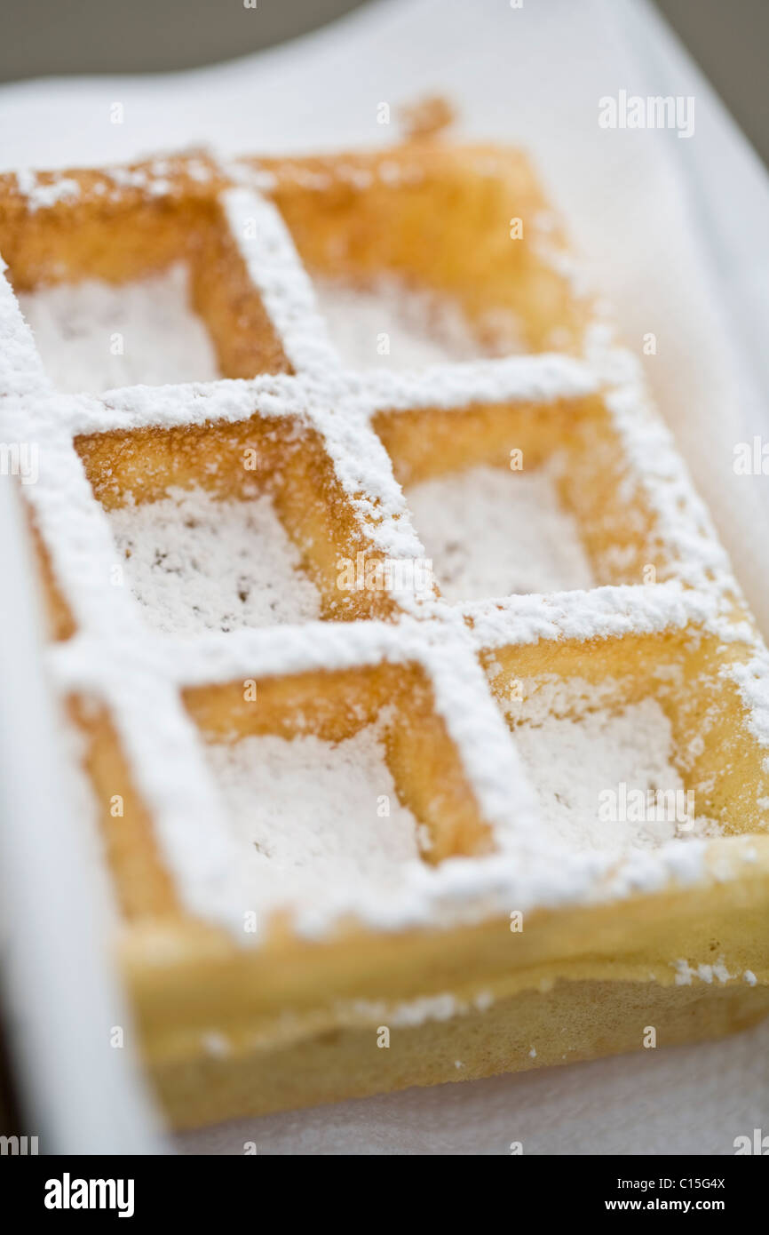 Dusting icing sugar hi-res stock photography and images - Alamy