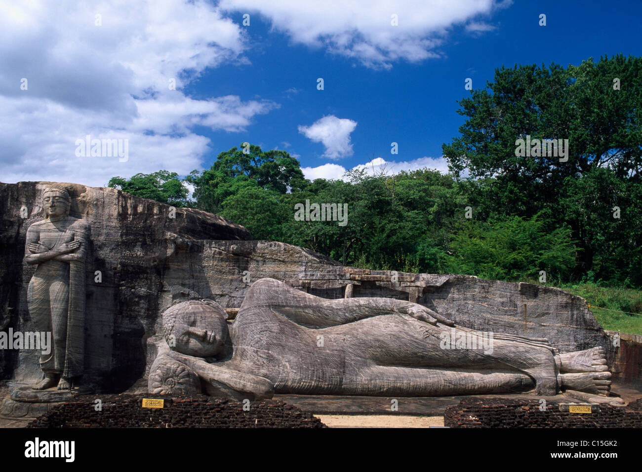 Gal vihara polonnaruwa statue hi-res stock photography and images - Alamy