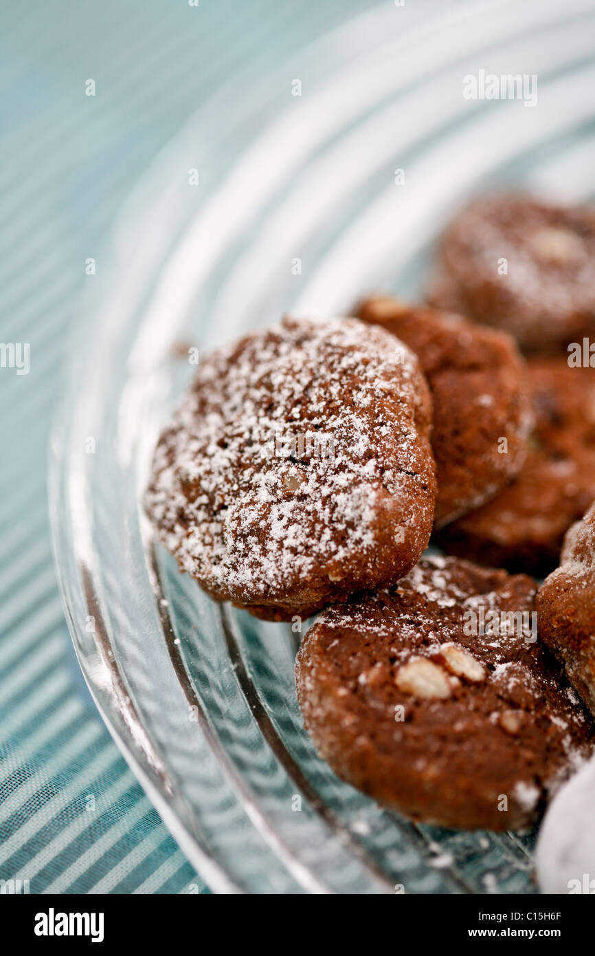 Biscuits with plate hi-res stock photography and images - Alamy
