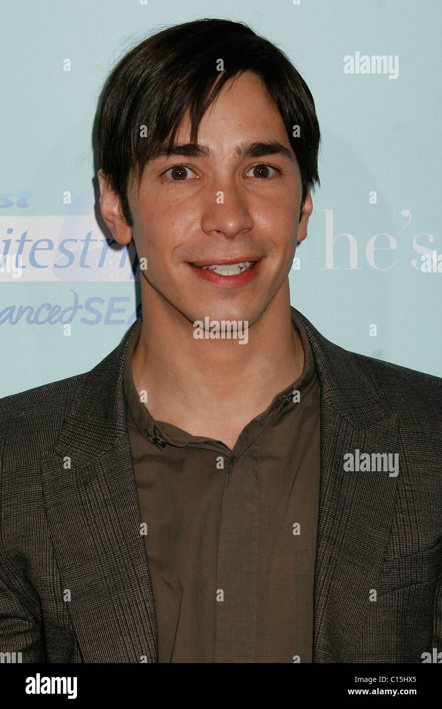 Justin Long attends the Los Angeles Premiere of "He's Just Not That ...