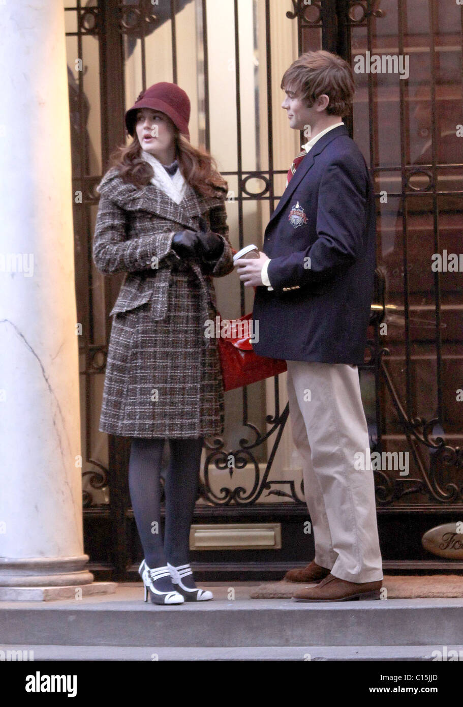 Leighton meester and chace crawford hi-res stock photography and images ...