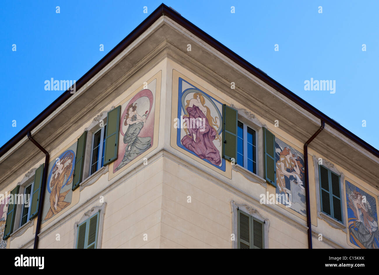 Italy, Como, decorated houses in Piazza A.Volta Stock Photo - Alamy