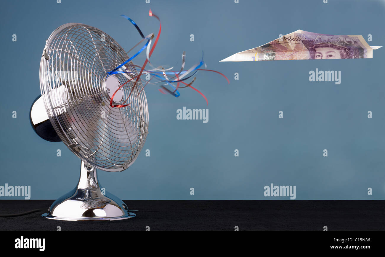 £20 flying into a fan Stock Photo - Alamy