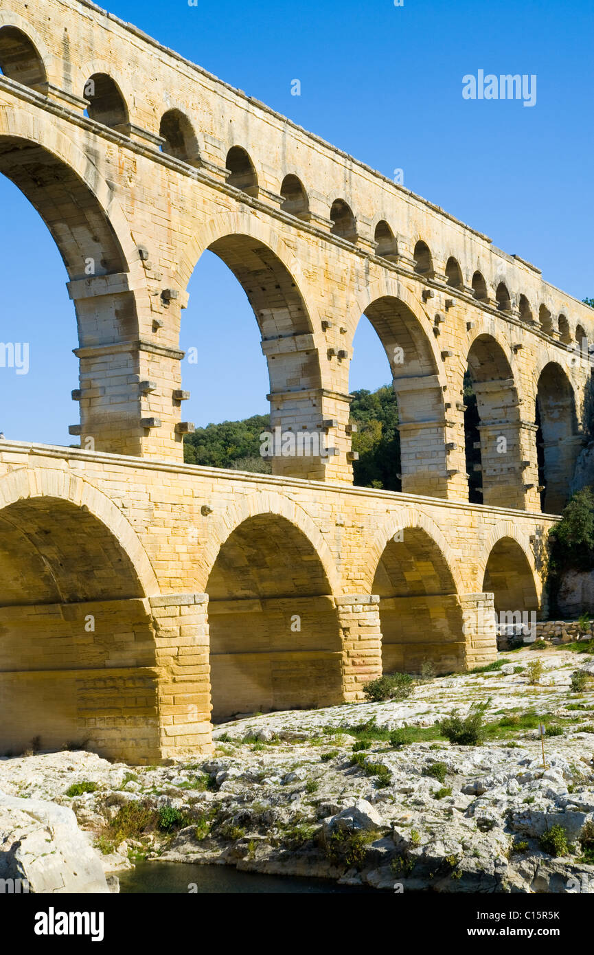 Le Pont Du Gard Aqueduct Stock Photos & Le Pont Du Gard Aqueduct Stock ...