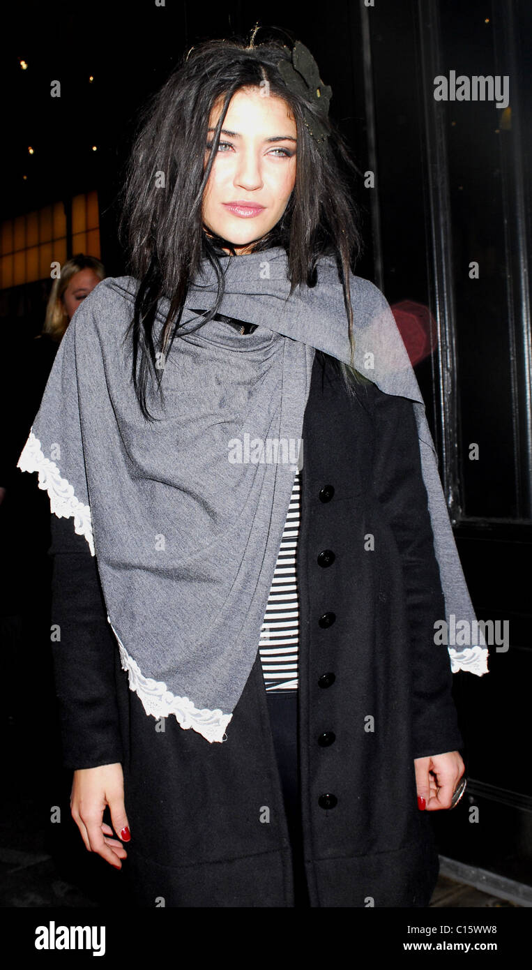 Kiss cause hi-res stock photography and images - Alamy