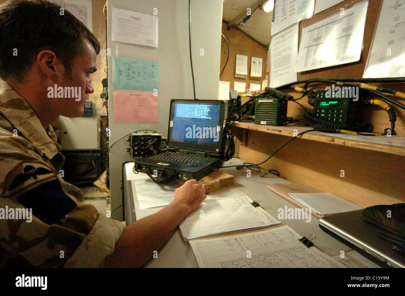 army soldier using a computer Stock Photo - Alamy