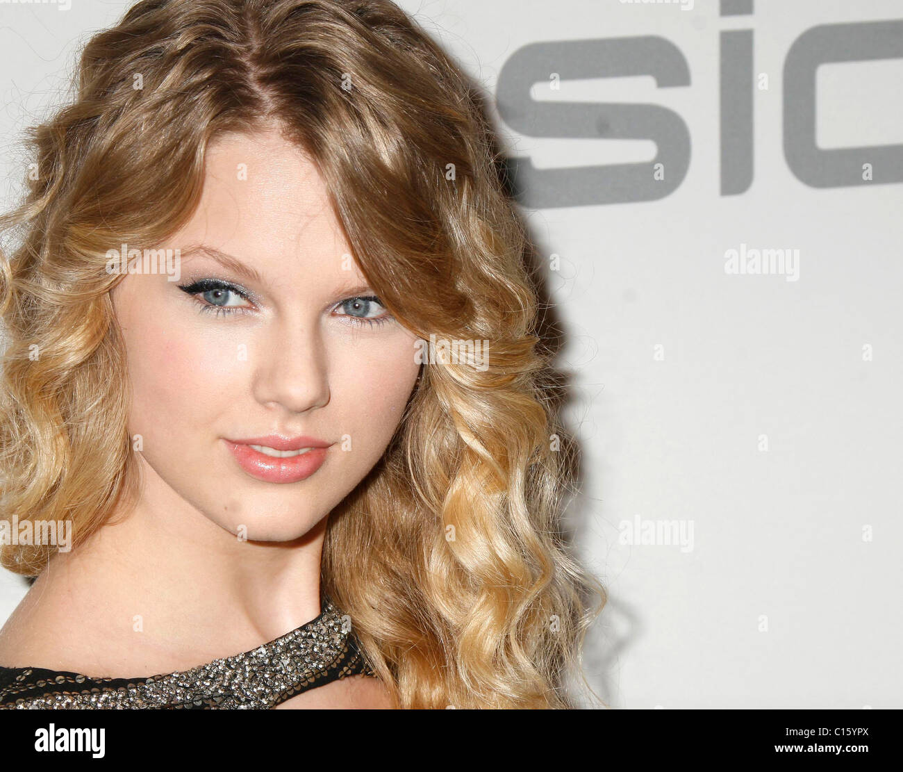 Taylor Swift Clive Davis and The Recording Academy present the Annual ...
