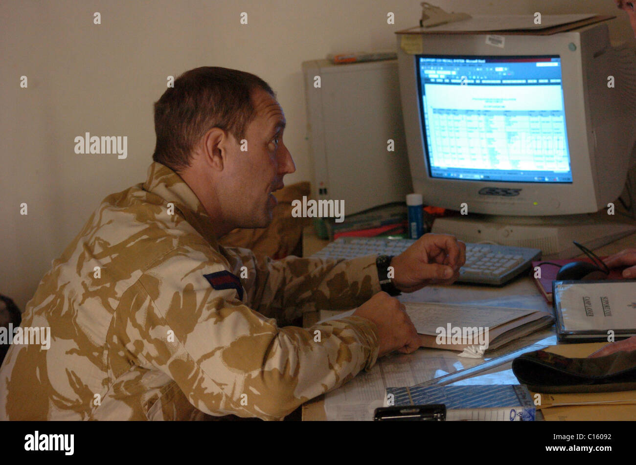 army soldier using a computer Stock Photo - Alamy