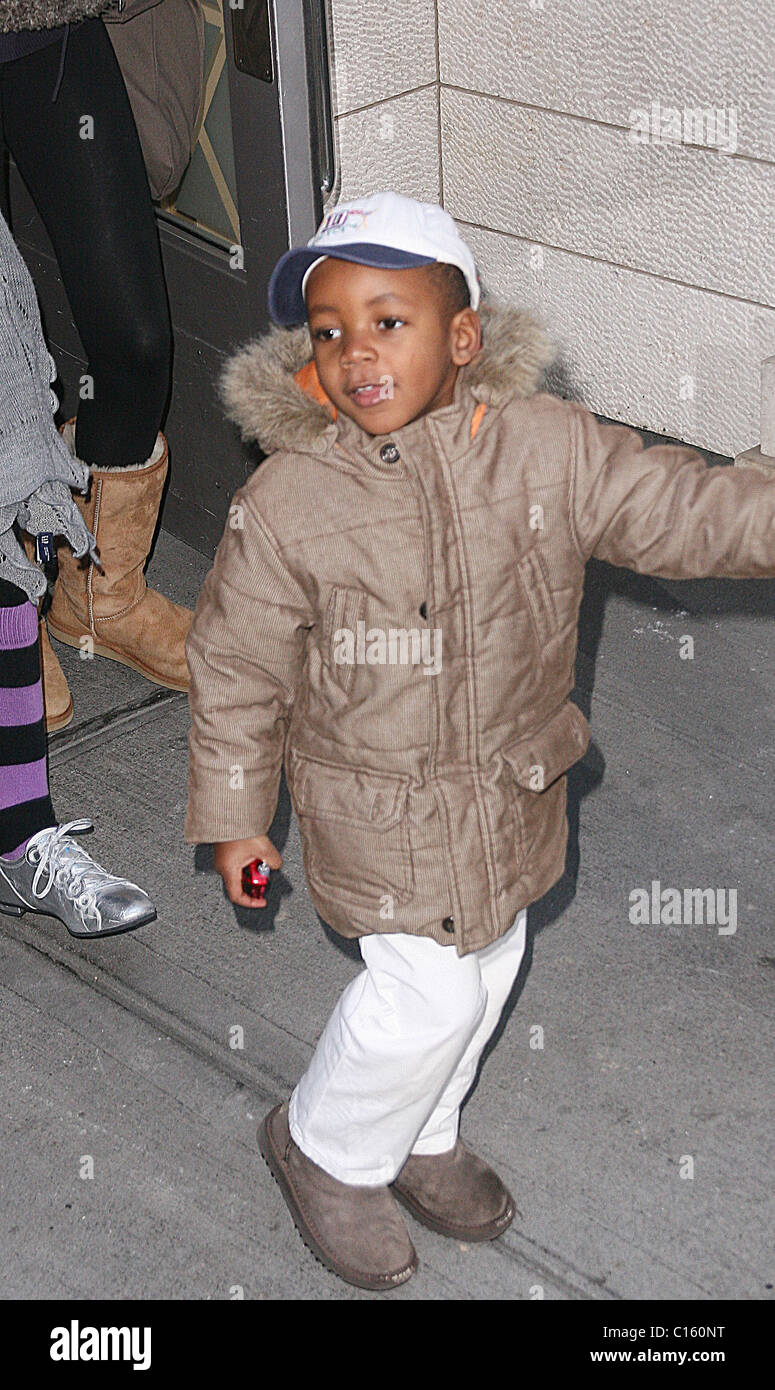 Madonna adopted son David Banda outside the Manhattan Kabbalah Centre ...