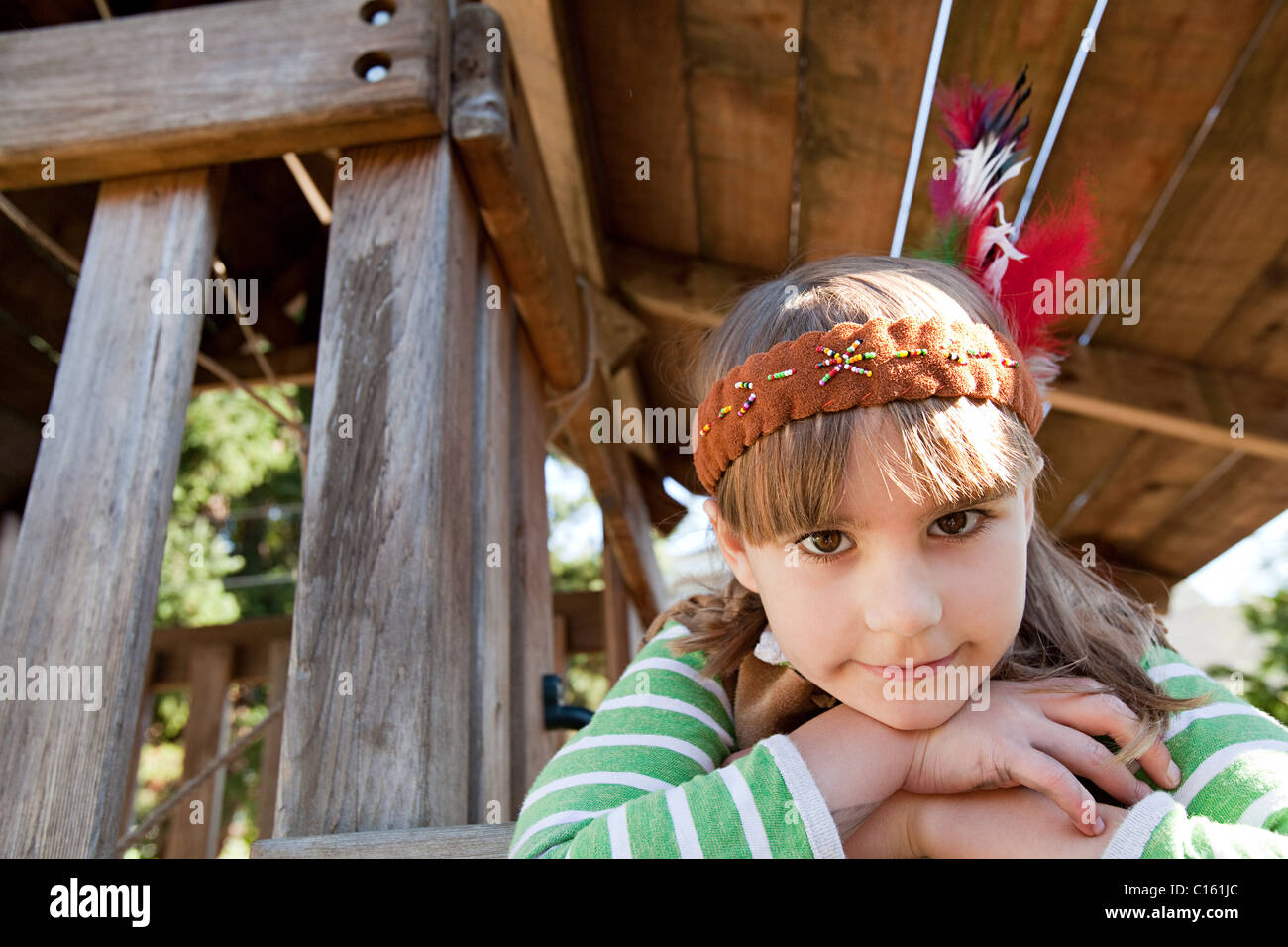 Native american costume hi-res stock photography and images - Alamy