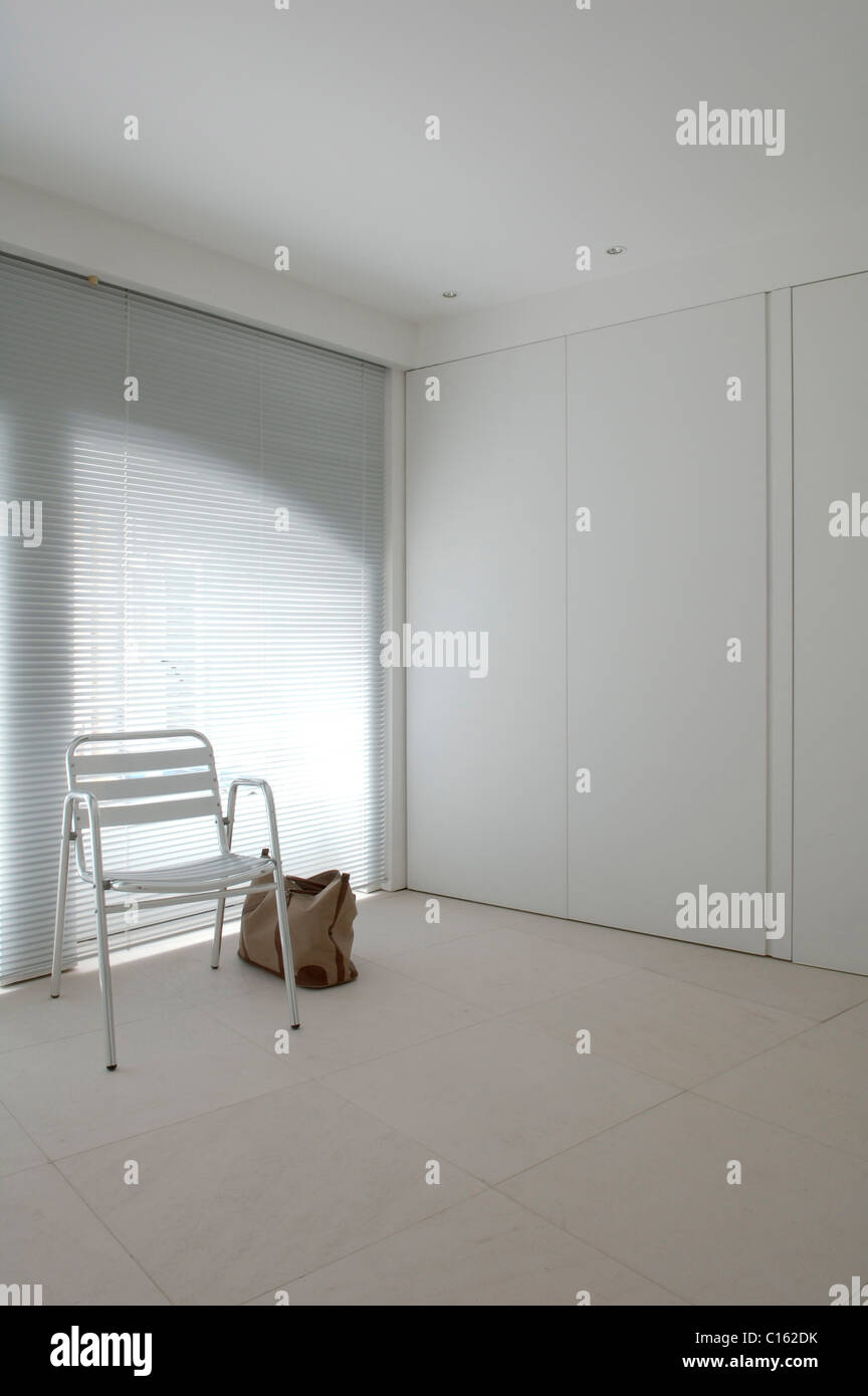 White room gallery hi-res stock photography and images - Alamy