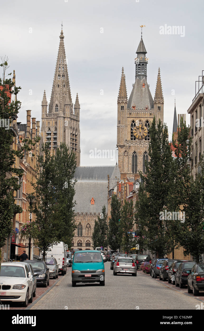 View towards the Cloth Hall (The Lakenhalle) in the centre of Ieper ...