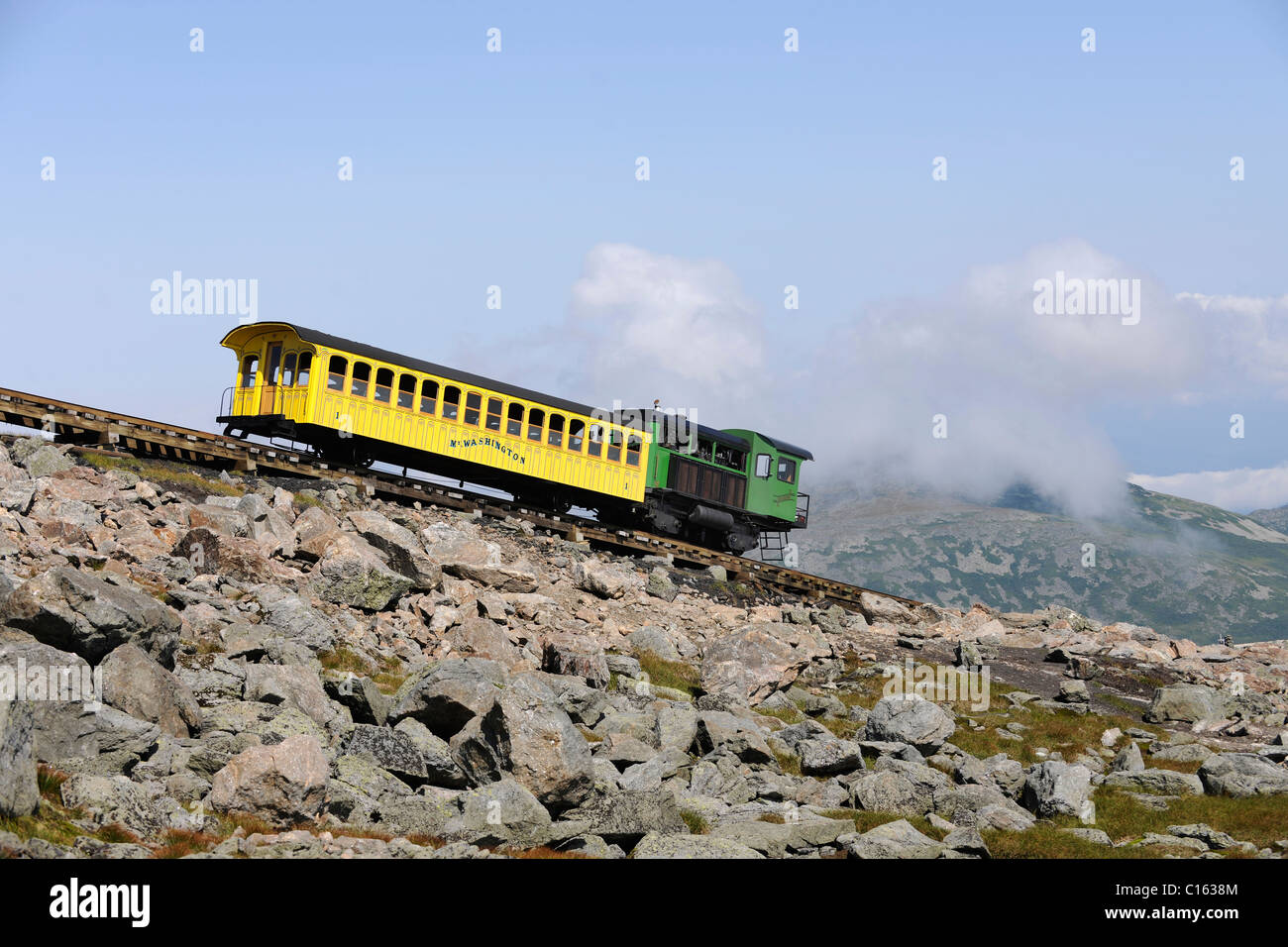 Mt. Washington steam train with biodiesel locomotive takes tourist up ...