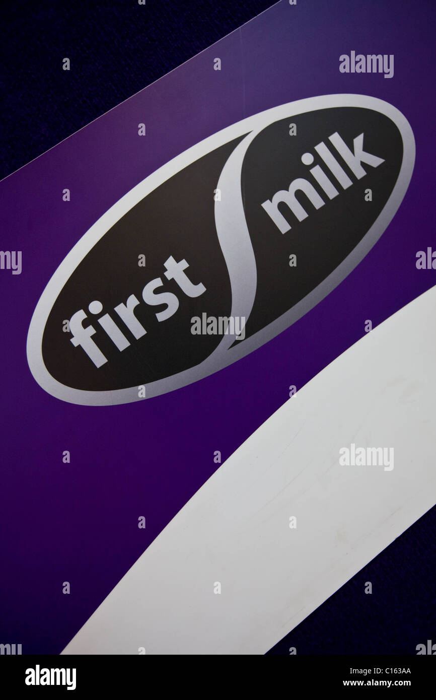 Milk logo hi-res stock photography and images - Alamy
