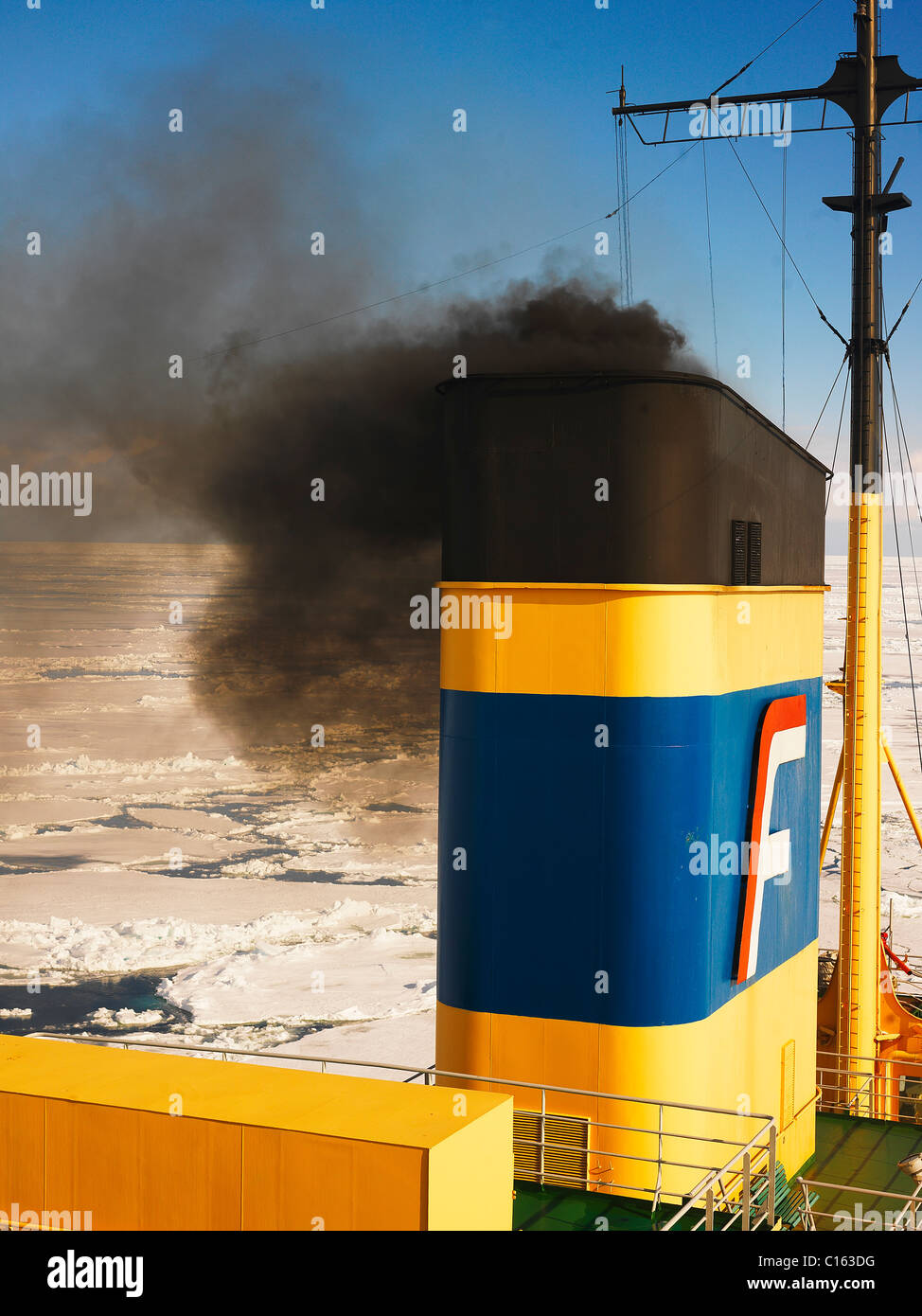 Steam ice breakers hi-res stock photography and images - Alamy