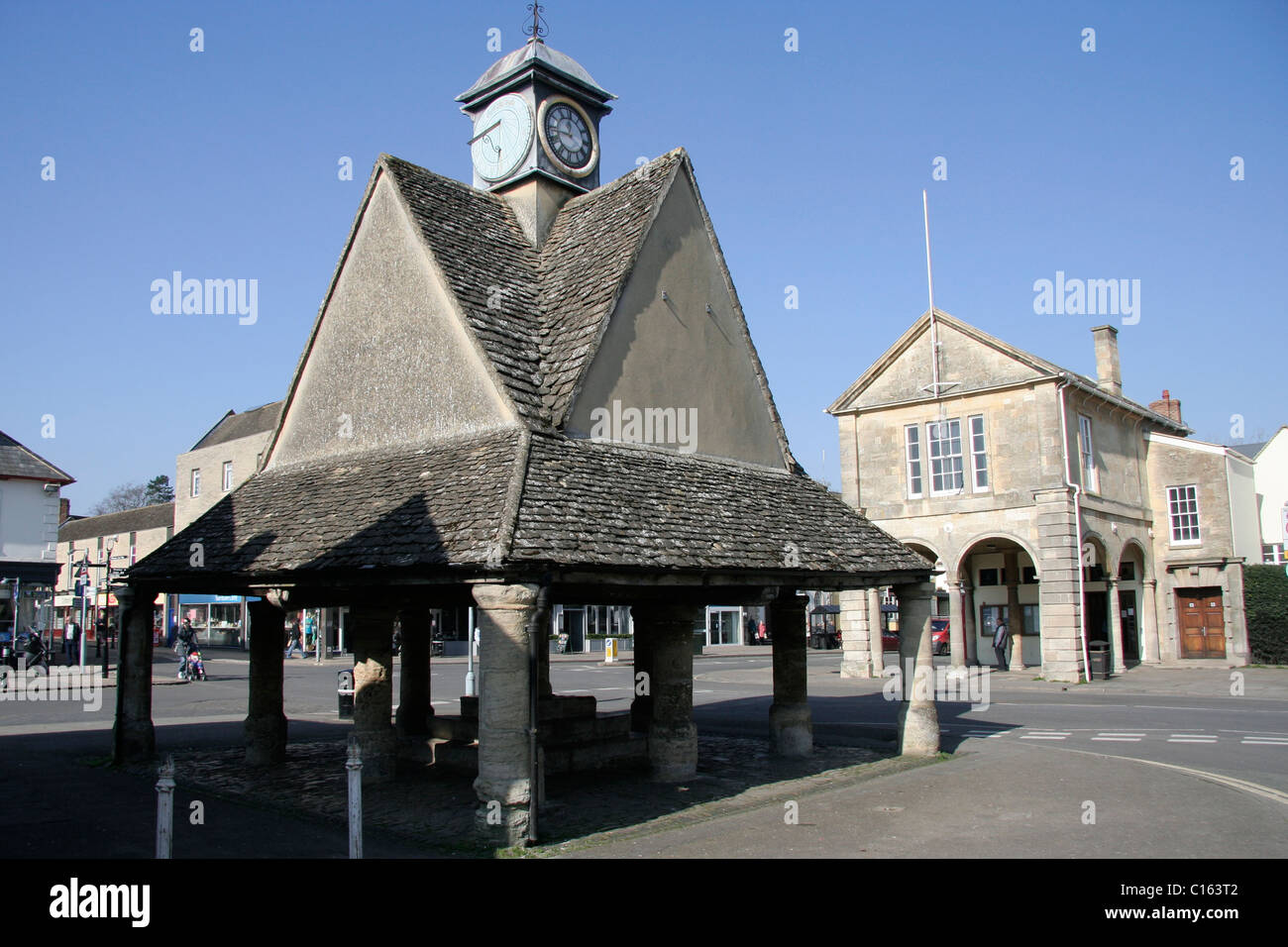 Witney buttercross hi-res stock photography and images - Alamy