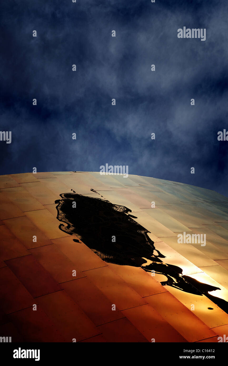 Space needle in clouds hi-res stock photography and images - Alamy