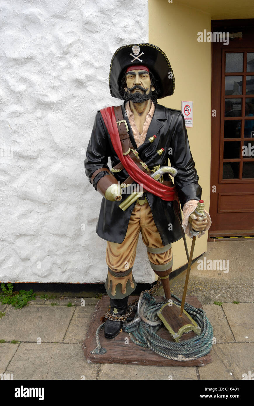 Sculpture of a pirate hi-res stock photography and images - Alamy