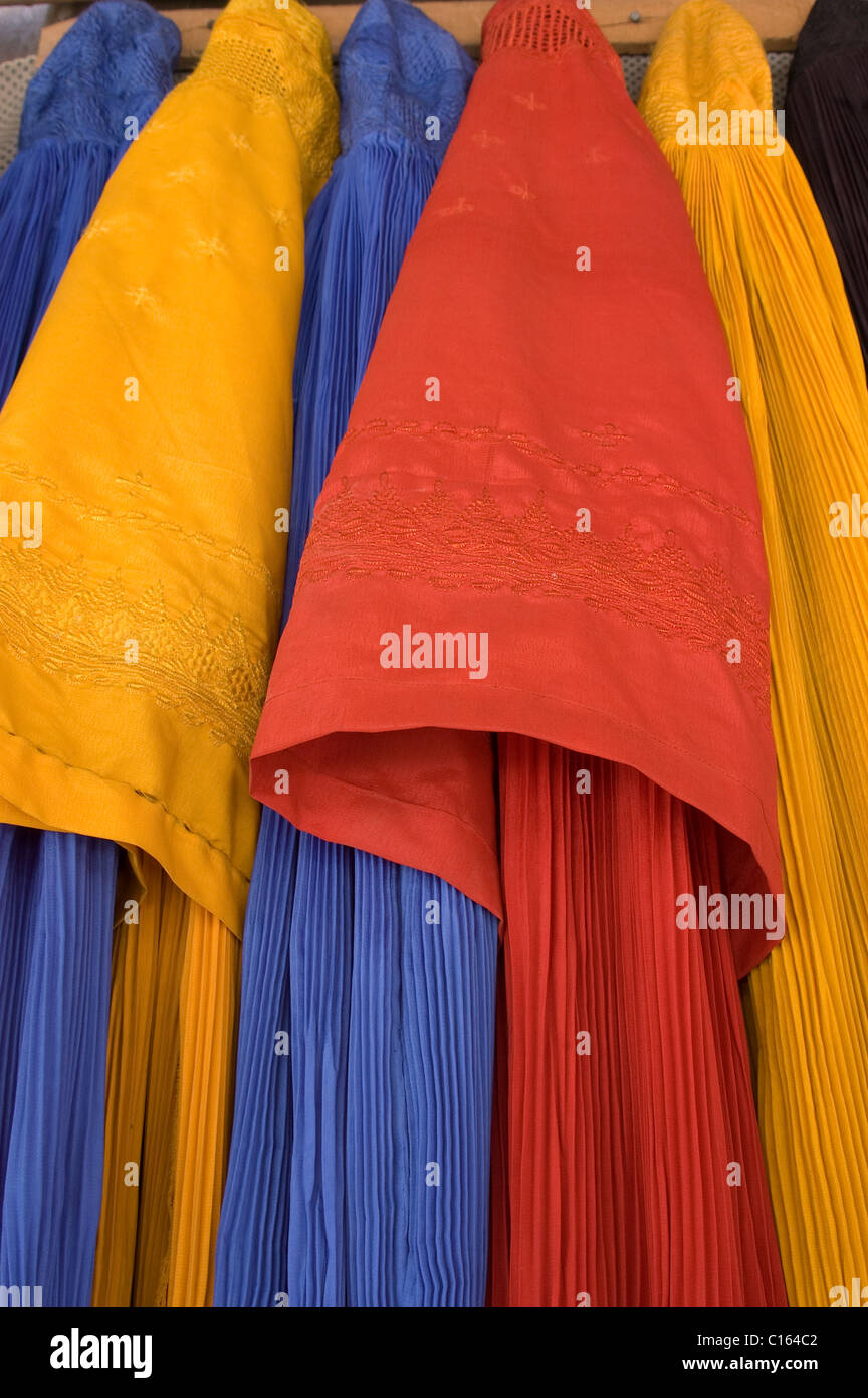 Afghan woman in burqa hi-res stock photography and images - Alamy