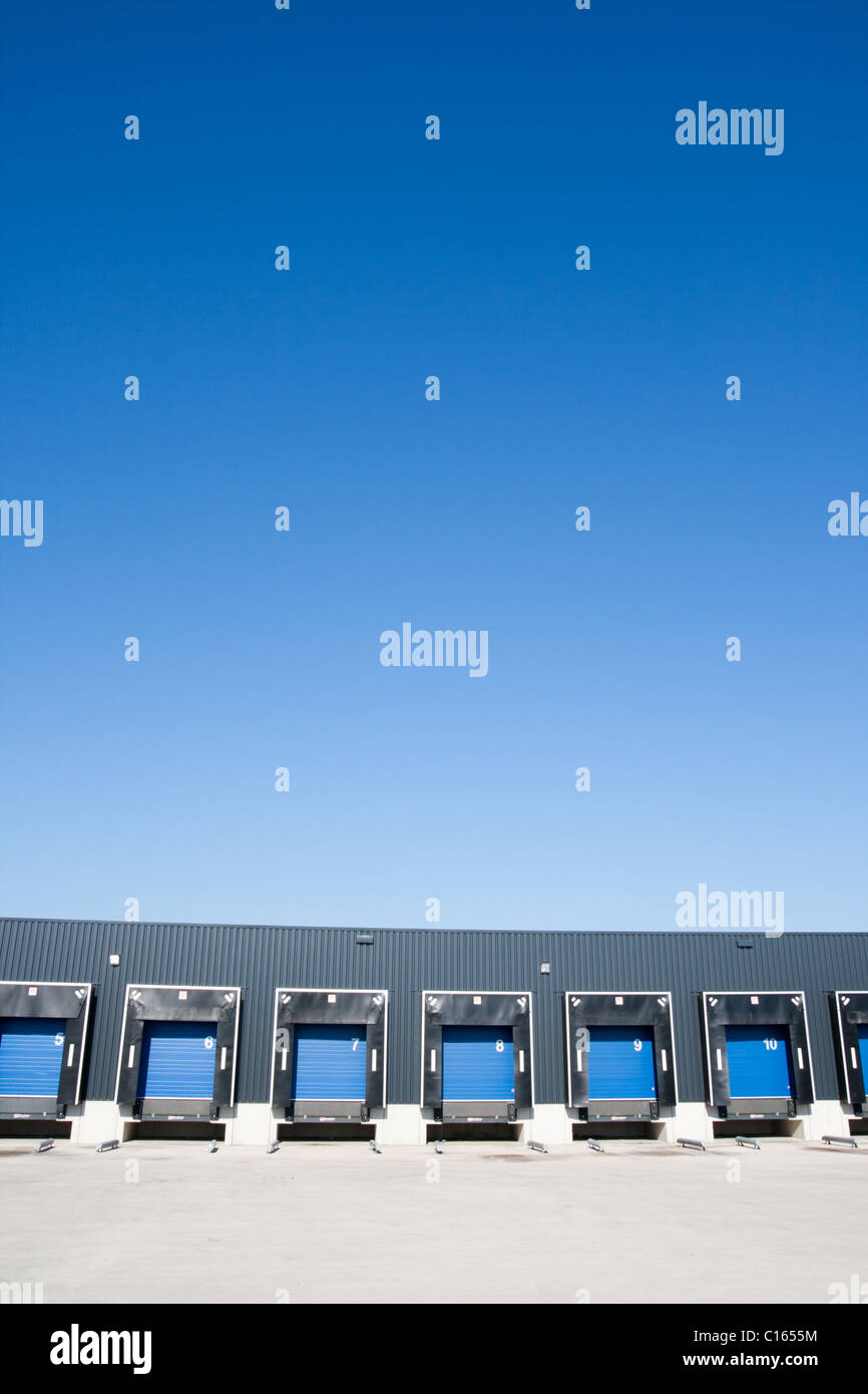 Transloading dock hi-res stock photography and images - Alamy