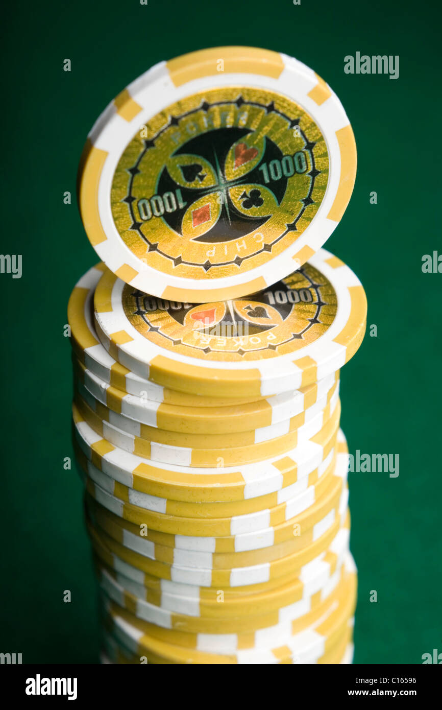 Gelbe chips hi-res stock photography and images - Alamy