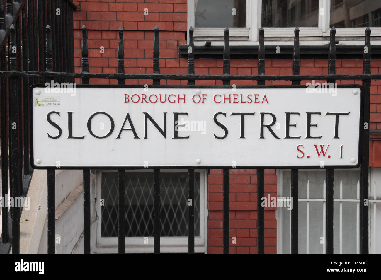 Out of date sign hi-res stock photography and images - Alamy