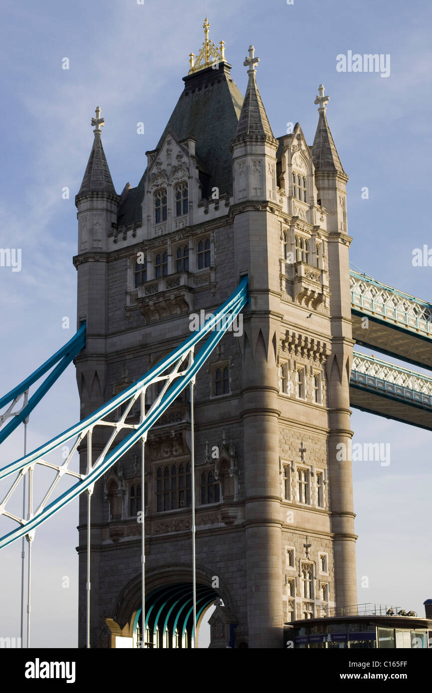 A100 tower bridge road hi-res stock photography and images - Alamy