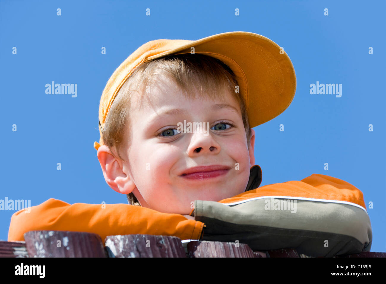 Child wearing baseball cap hi-res stock photography and images - Alamy