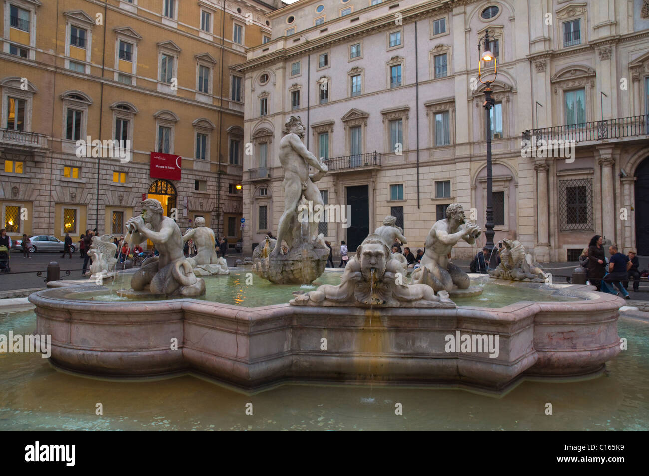 Fontana del Moro fountain Piazza Navona centro storico old town Rome ...