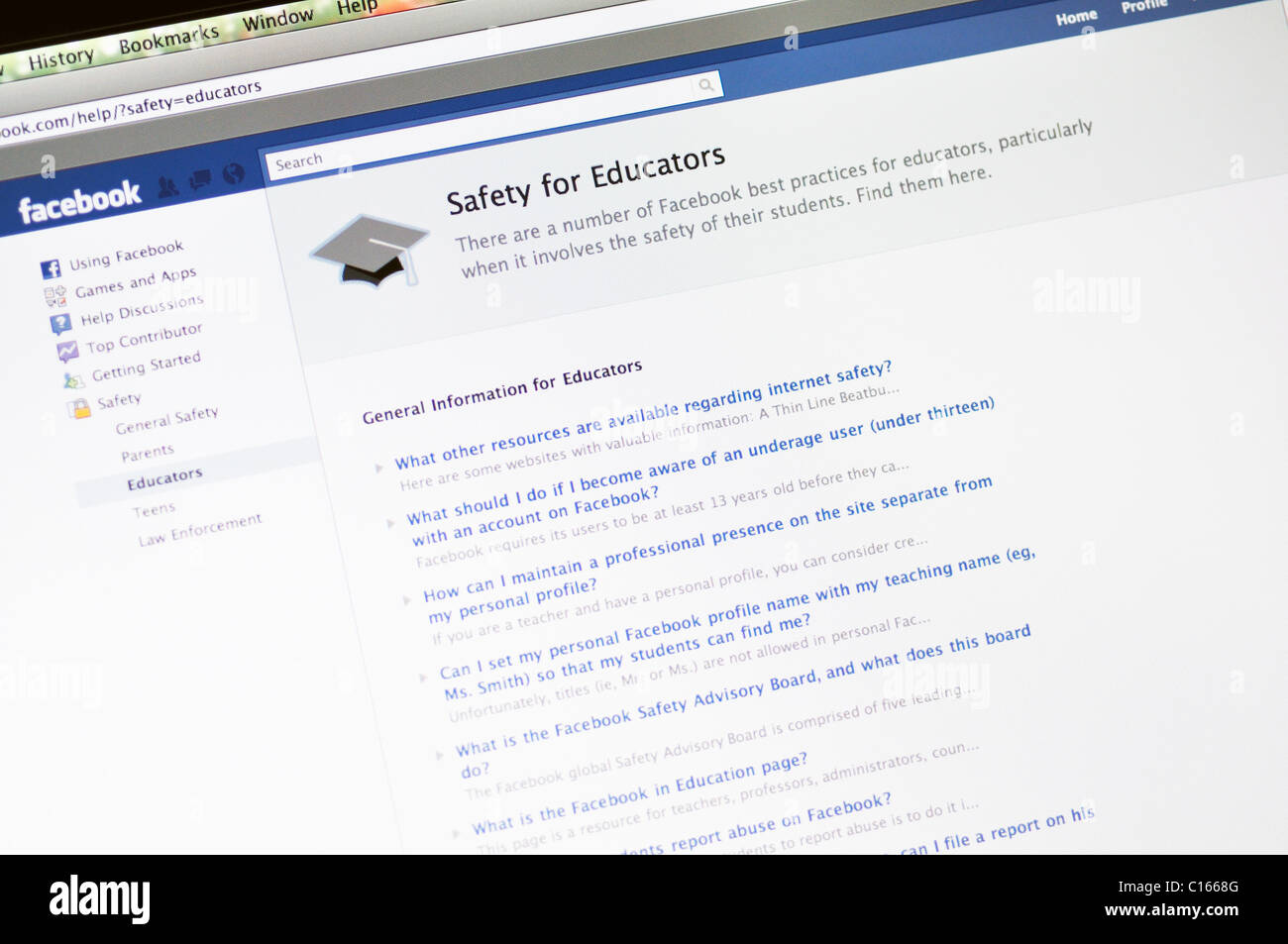 Facebook safety hi-res stock photography and images - Alamy