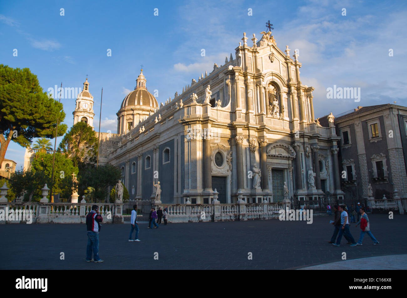 Piazza del Duomo square with Duomo the Cathedral cental Catania Sicily ...