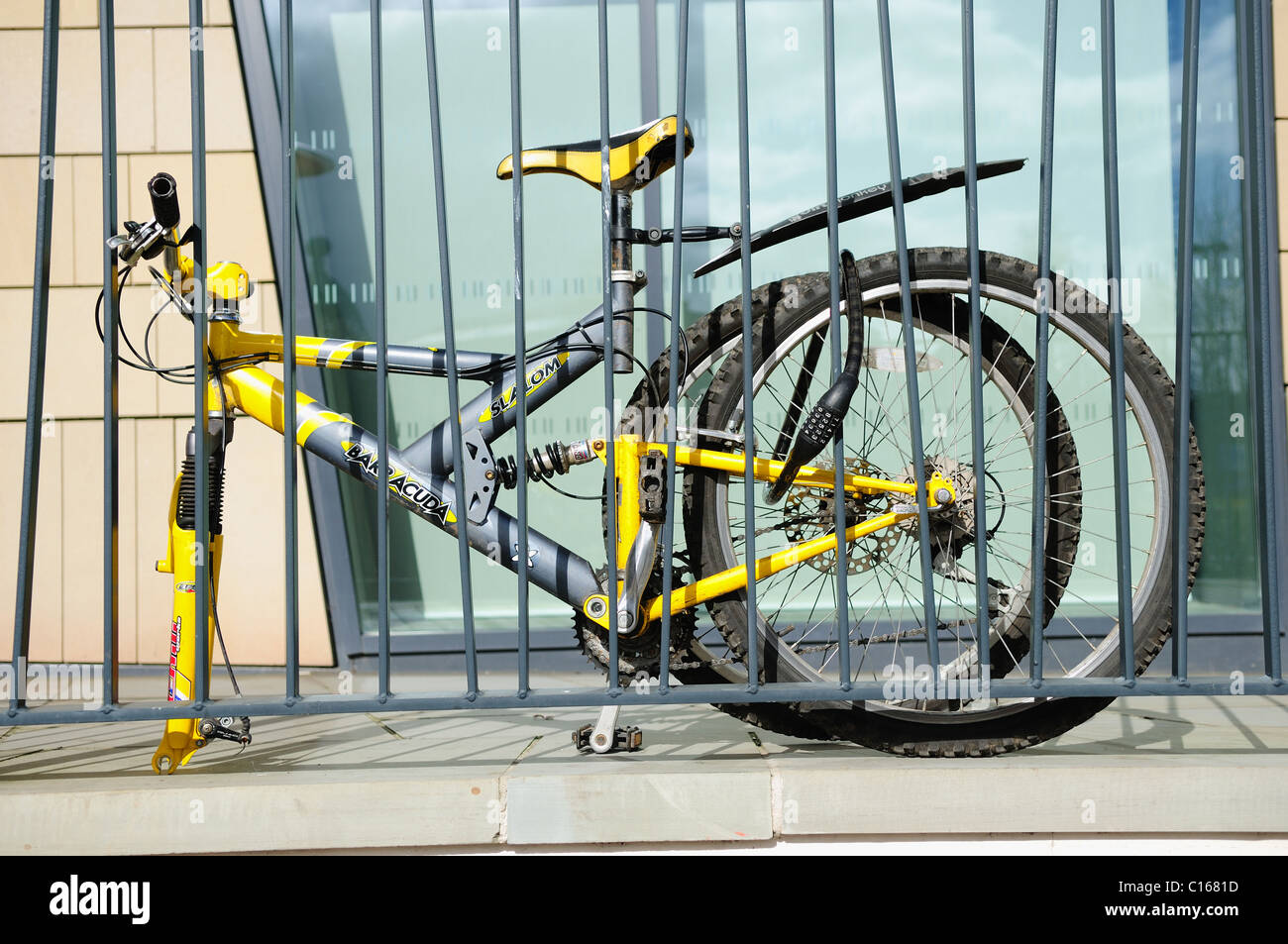 Bicycle Lock to Steel Fence Stock Photo - Alamy
