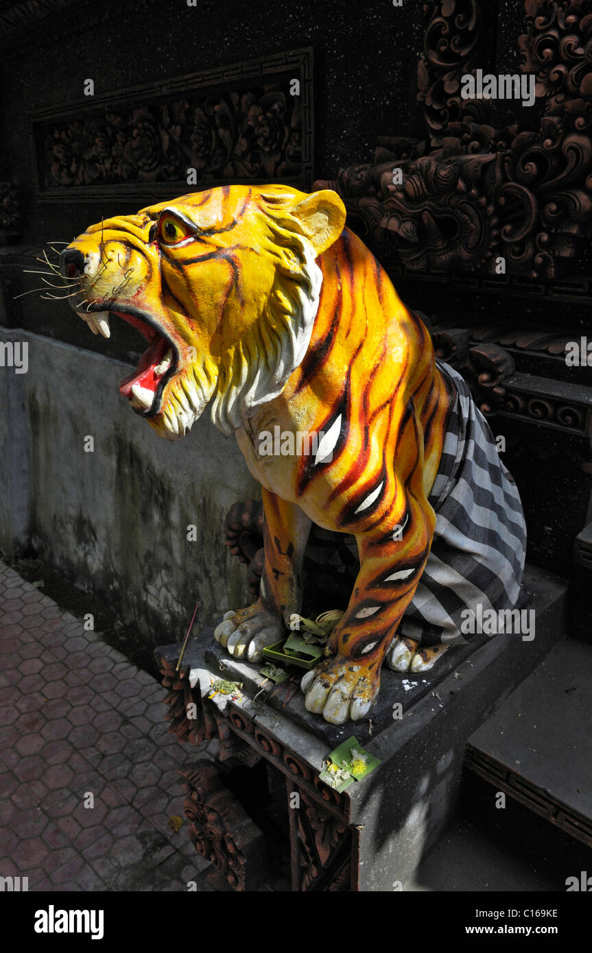 Tiger temples hi-res stock photography and images - Alamy