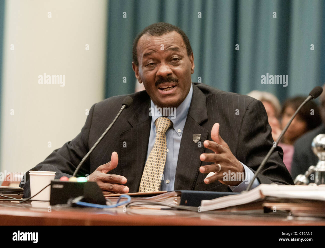 UDC President Allen Sessoms testifies before a DC Council hearing in ...