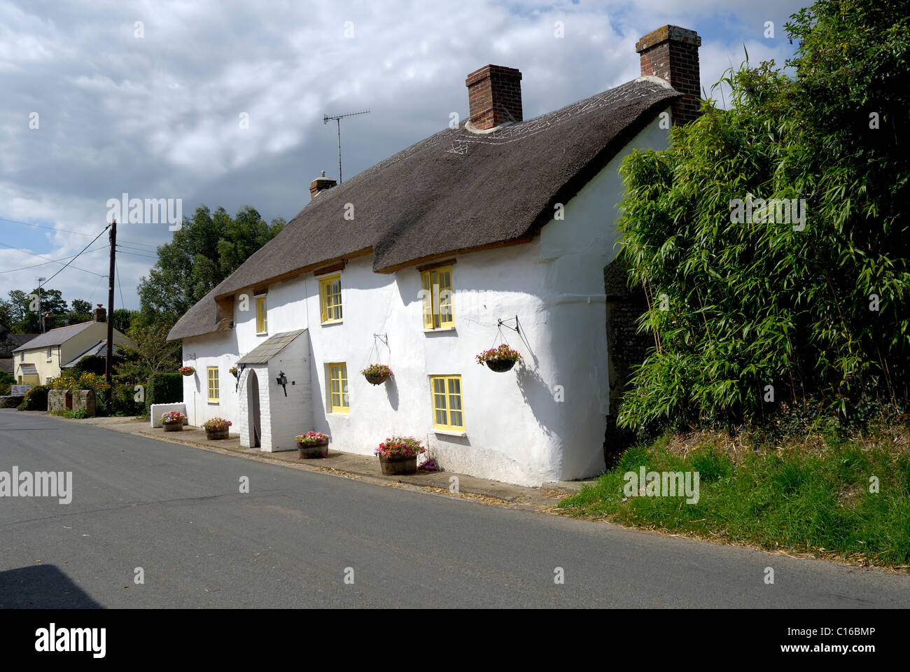 Traditional thatched house, southern England, Great Britain, Europe ...