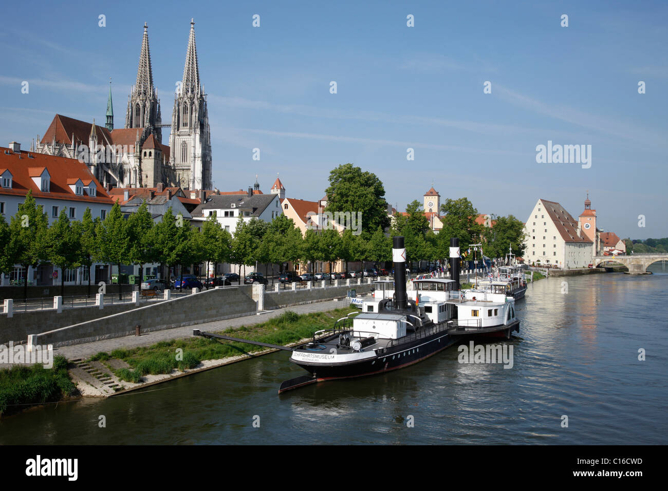 Cathedral, museum ship, Regensburg, UNESCO World Heritage Site, Danube ...