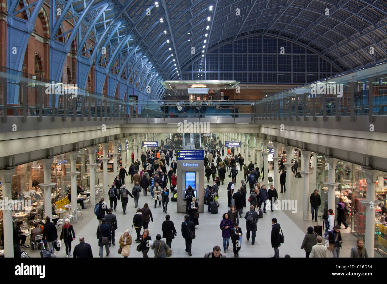 St pancras shops hi-res stock photography and images - Alamy