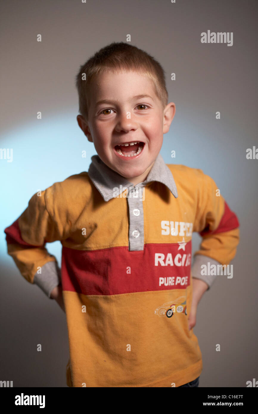 Grinning laughs hi-res stock photography and images - Alamy