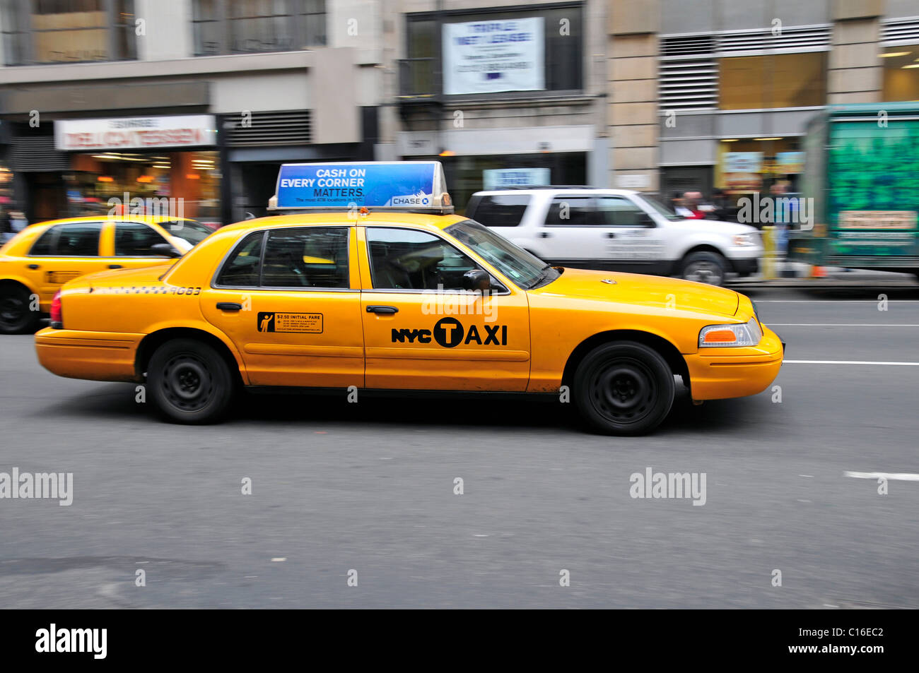 New york yellow cab hi-res stock photography and images - Alamy