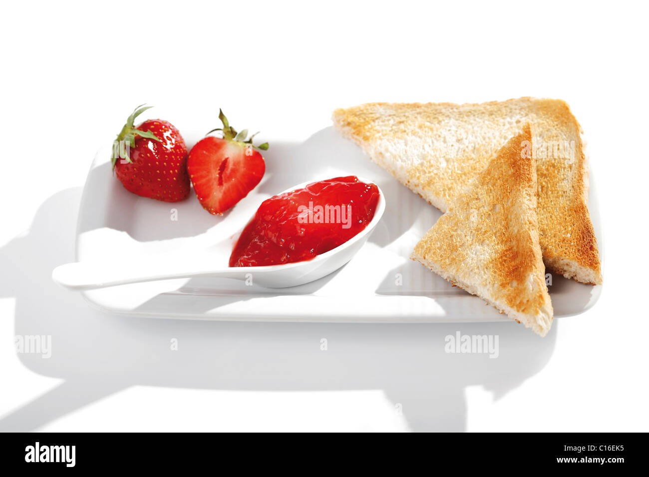 Strawberry jam, toast and strawberries Stock Photo - Alamy